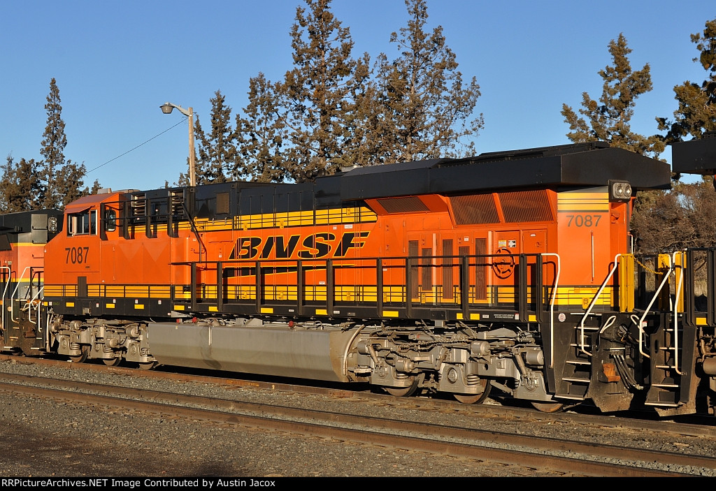 BNSF 7087